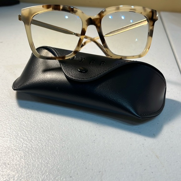 Diff Eyewear | Other | Diff Blond Tortoise Frame With Blue Blocking ...